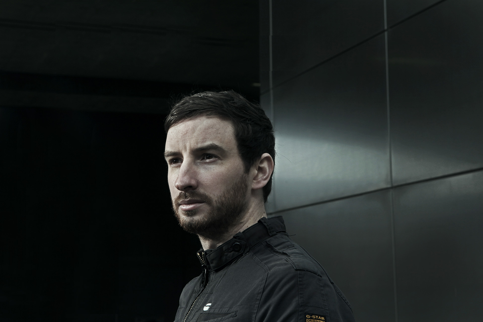 Contrast | Max Cooper | El hombre detrás de la máquina